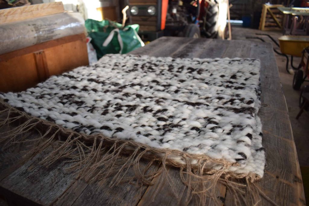 Beautiful LARGE Natural Peg Loom Woven Wool Rug / Mat - Vegetarian ...